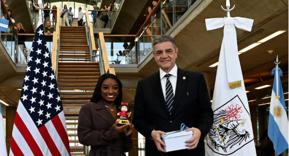 Reconocimiento en Buenos Aires: Simone Biles fue declarada Huésped de ...